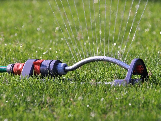 Best Sprinklers for a Small Lawn - Green Yard Magazine